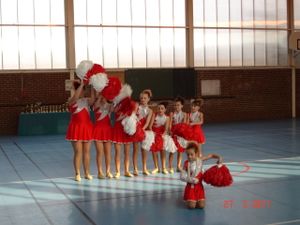 équipe danse pompons twirling sablons interclubs rosières 270311 ...