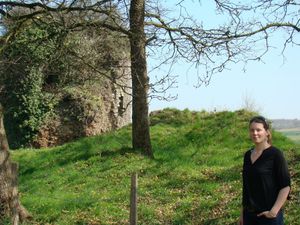 Lucie Jeanneret prête à s'attaquer au relevé topo du château de la ...