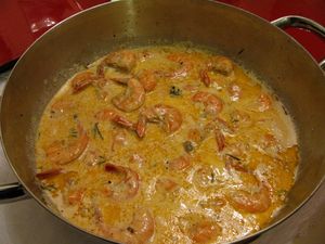 Spaghettis aux gambas flambées au pastis et crème / Spaghettis with ...