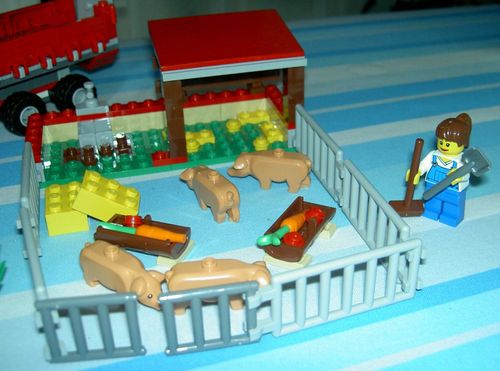 7684 - L'enclos aux cochons / Pig Farm & Tractor - Ma collection de LEGO