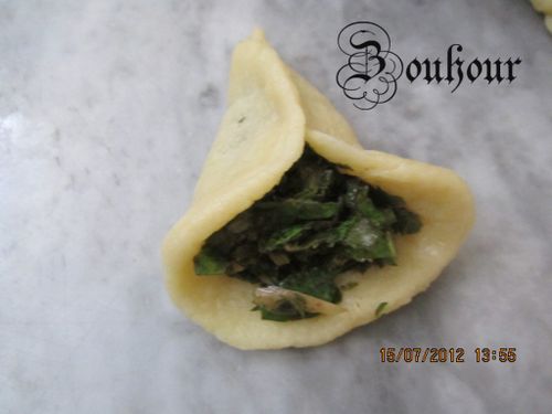 Fatayer aux épinards (Spinach pie lebanese) - La Cuisine de AMAL