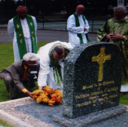 Father Tom Dunlea - Amis/Amigos de Bill W. & Dr Bob's friends