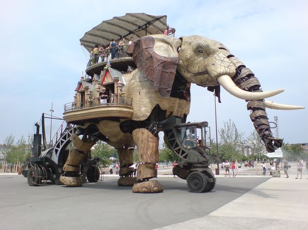 Petit tour en éléphant dans la capitale du Steampunk - Azash, l'elfe ...